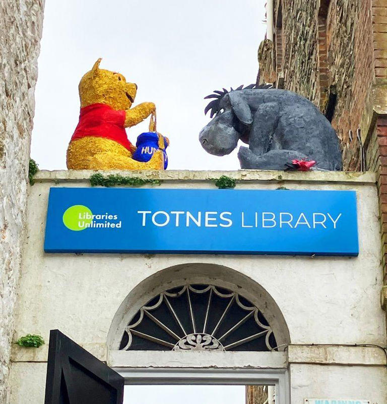 Animal sculptures turning town into street safari