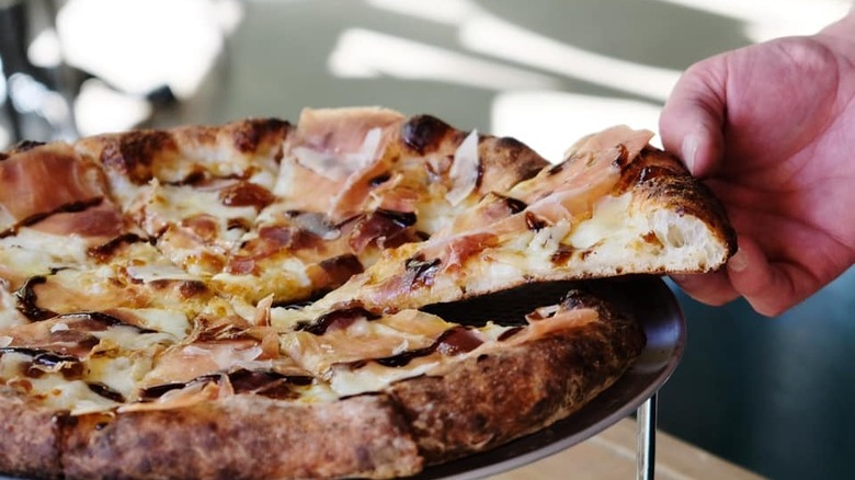 The absolute best pizza in Chicago, ranked
