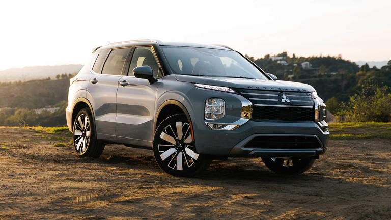 2026 Mitsubishi Outlander gets new mild-hybrid engine, $31,740 starting ...