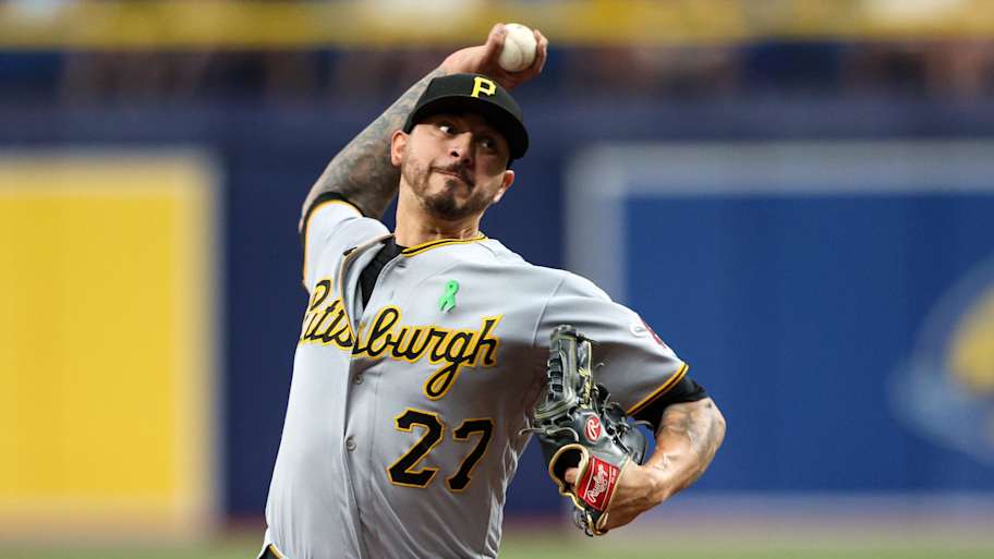 Chicago Cubs select contracts of two major league veterans amid injuries
