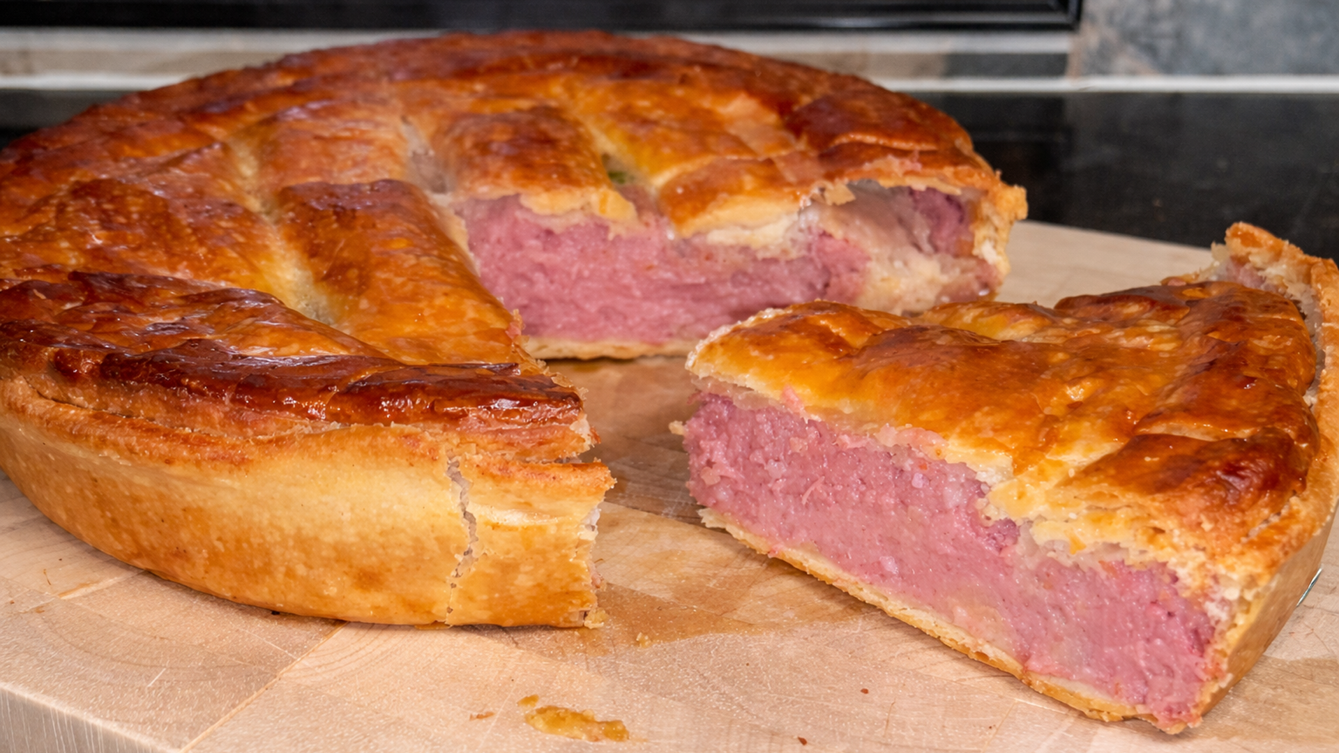 How to make savory family meat pie