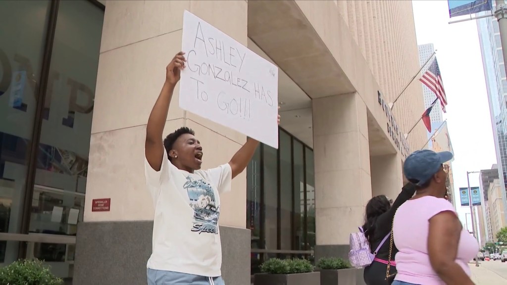 Houston police officer Ashley Gonzalez fired over video of ‘deeply ...