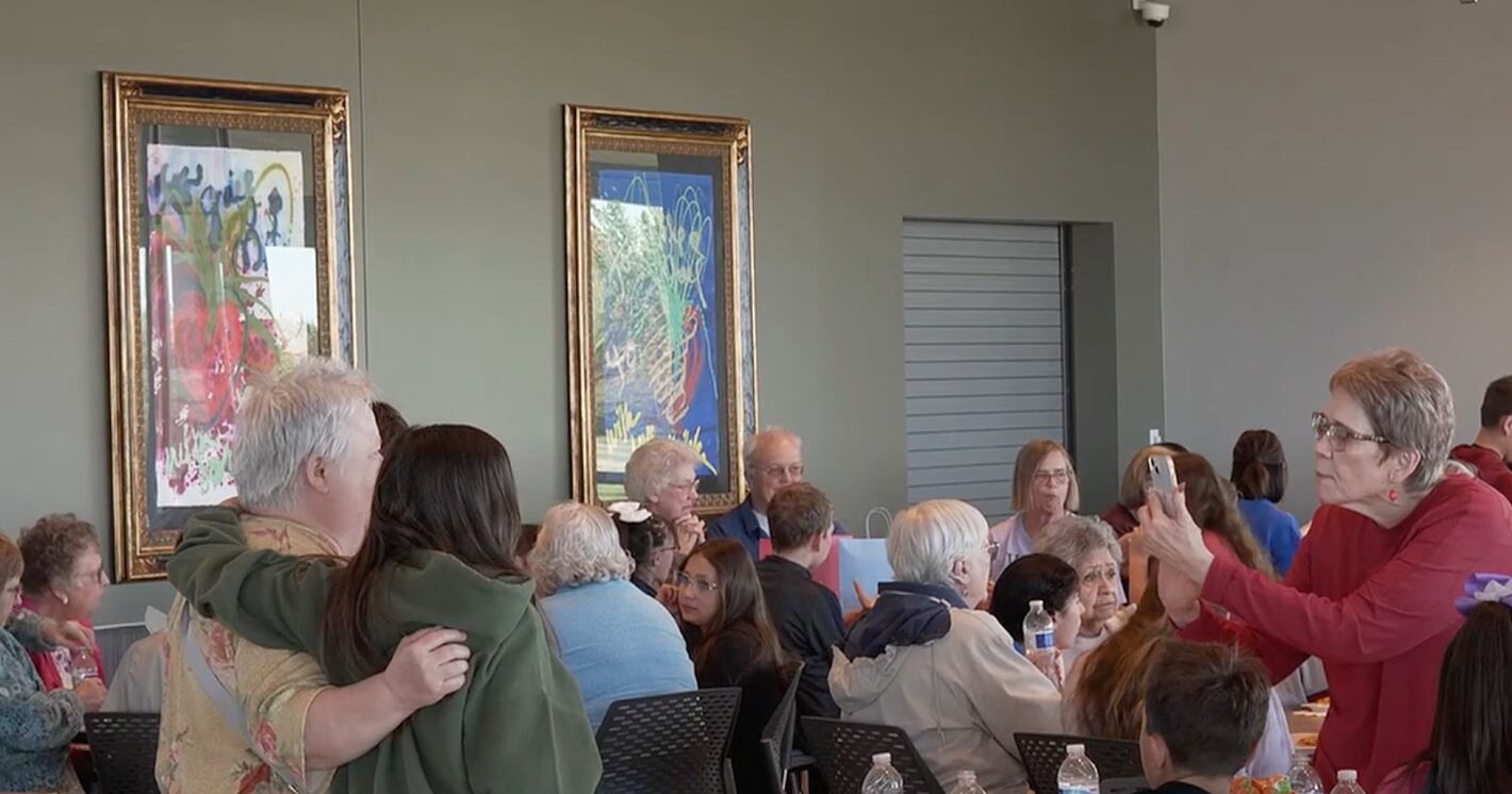 Kearney fifth-grade students meet their senior pen pals