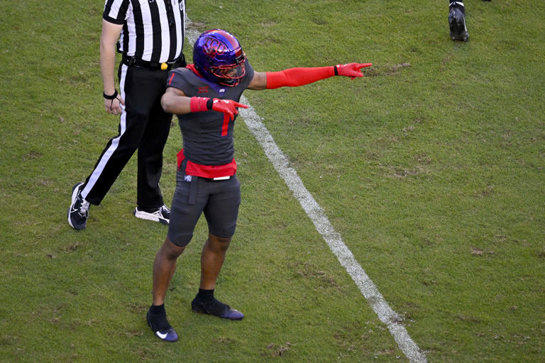 2026 Seahawks draft: Seahawks select ball-hawking safety Bud Clark with ...
