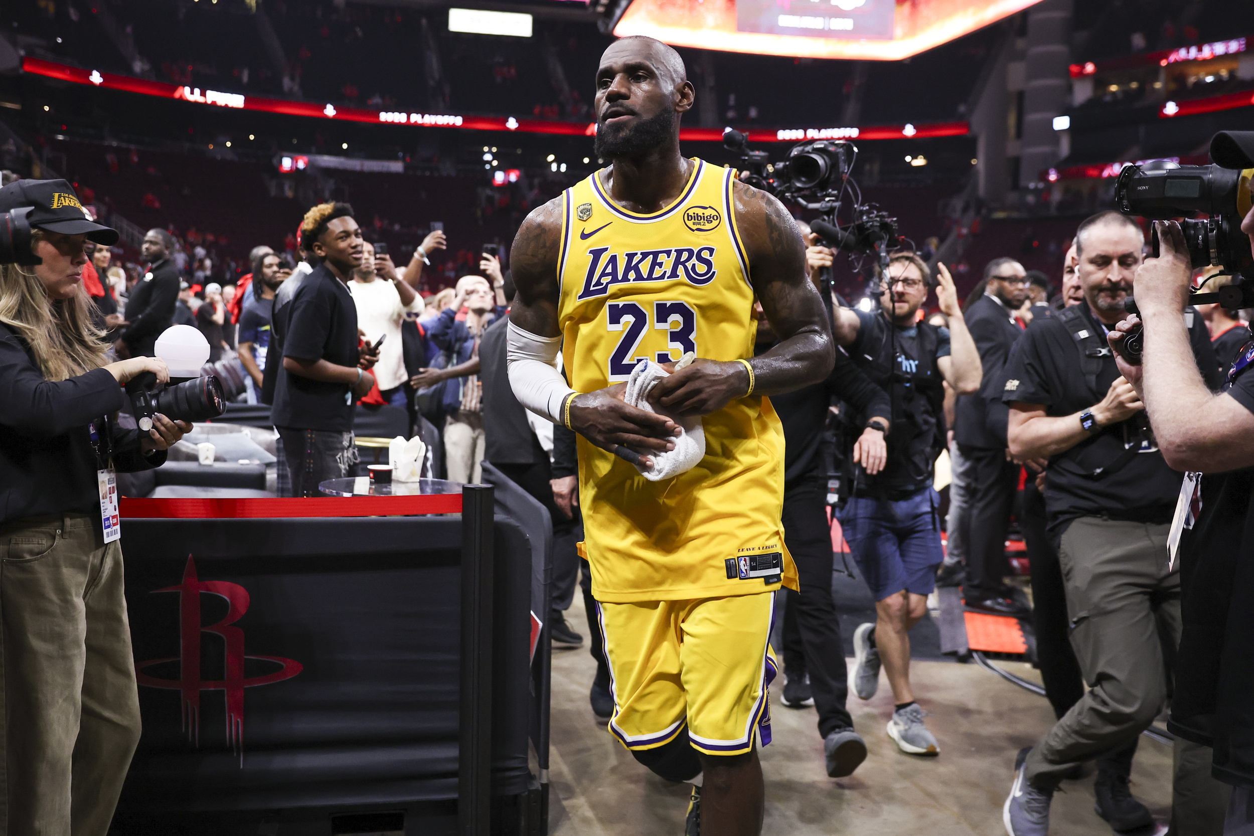 LeBron James admits 'I don't feel good,' but that's exactly why Lakers ...
