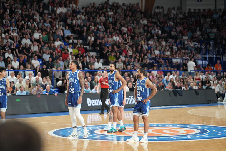 Roanne à 40 minutes de son objectif ultime : une victoire et la Chorale ...