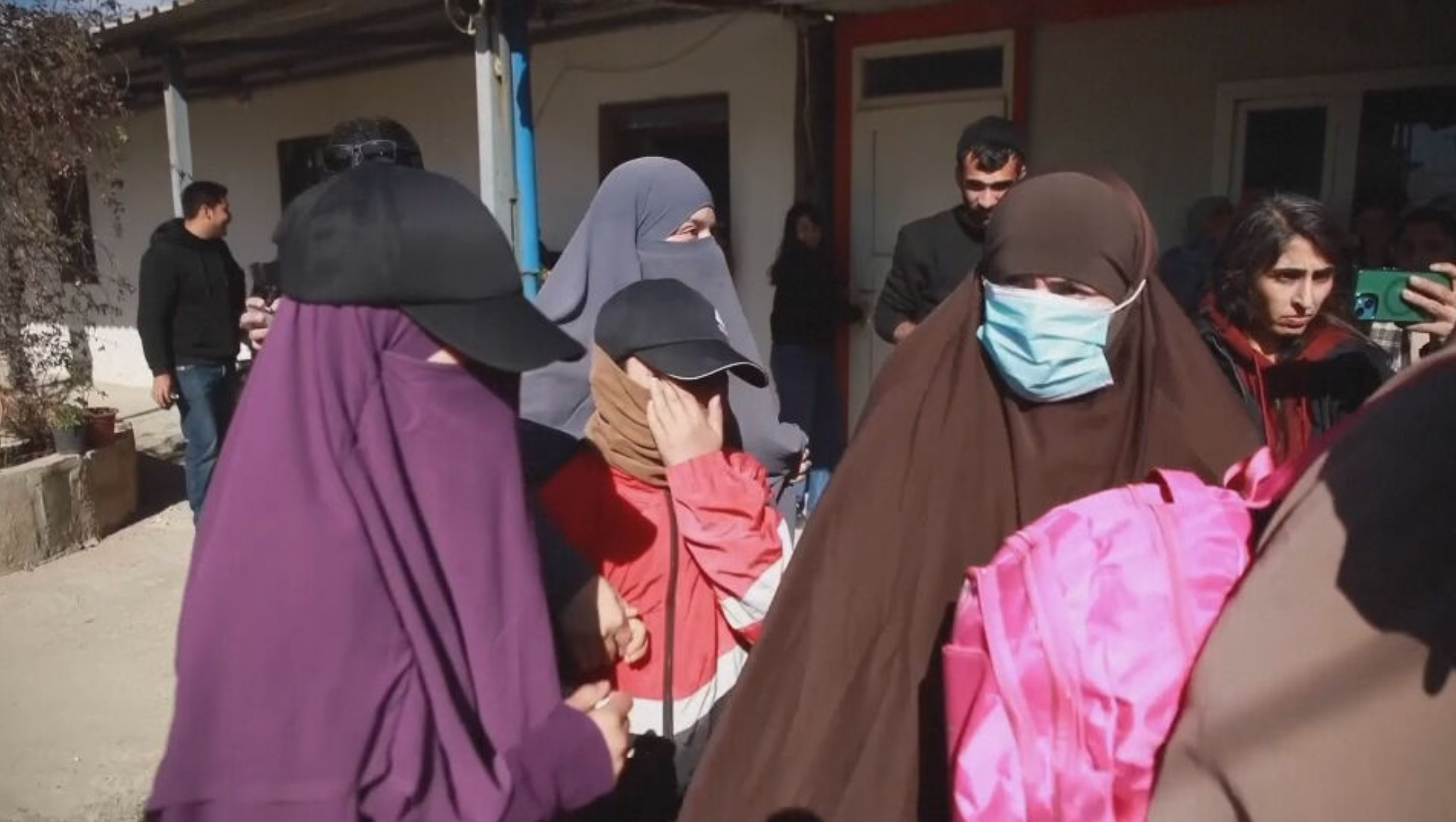 Kids deserve 'second chance' senator says as ISIS-linked cohort returns