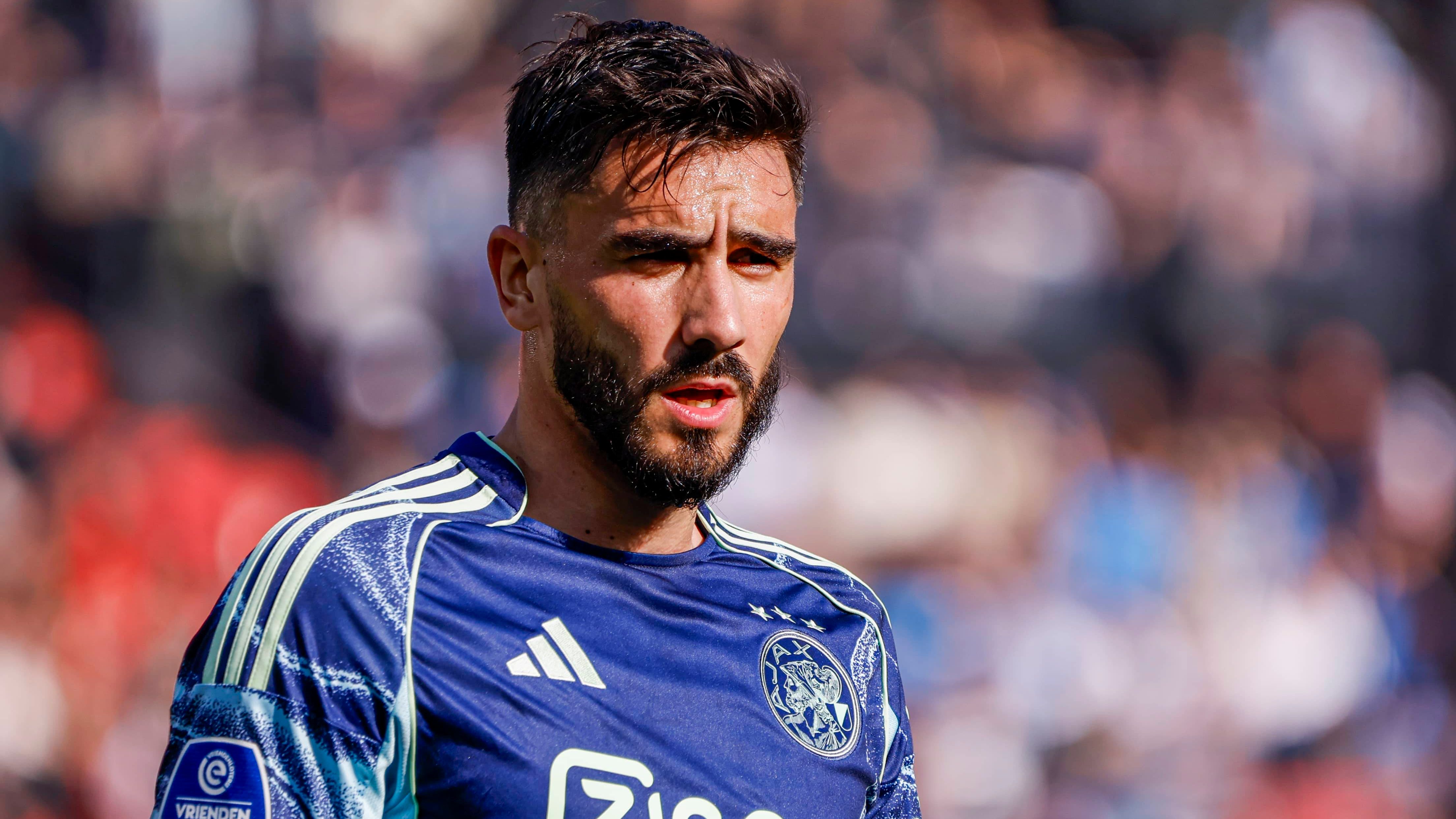 Josip Sutalo diep onder de indruk van één teamgenoot: 'Een geweldenaar ...