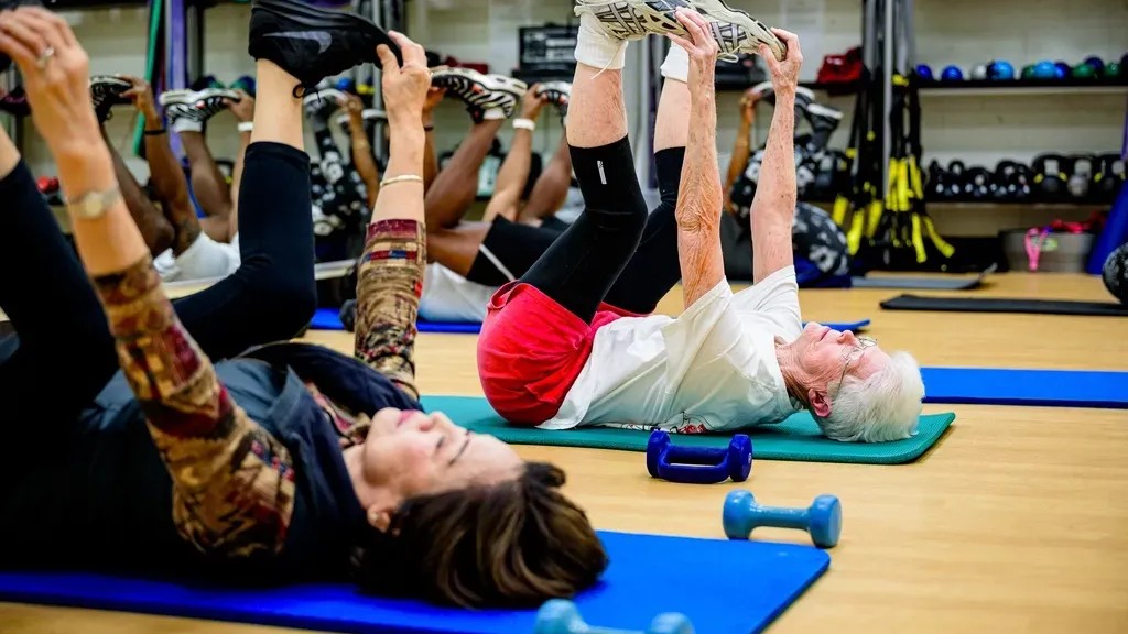 7 myths about lifting weights that are keeping women from getting strong