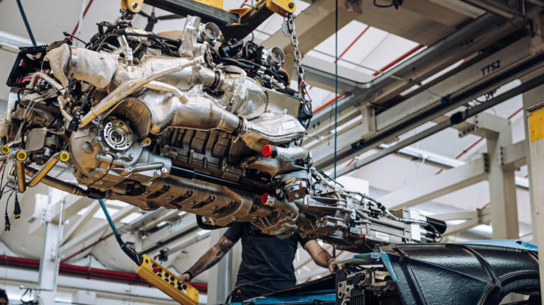 Here's every V12 car you can still buy