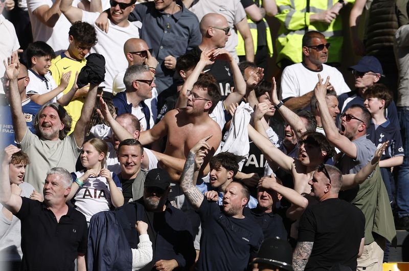 Soccer - Tottenham and West Ham both win, as heated battle to avoid ...