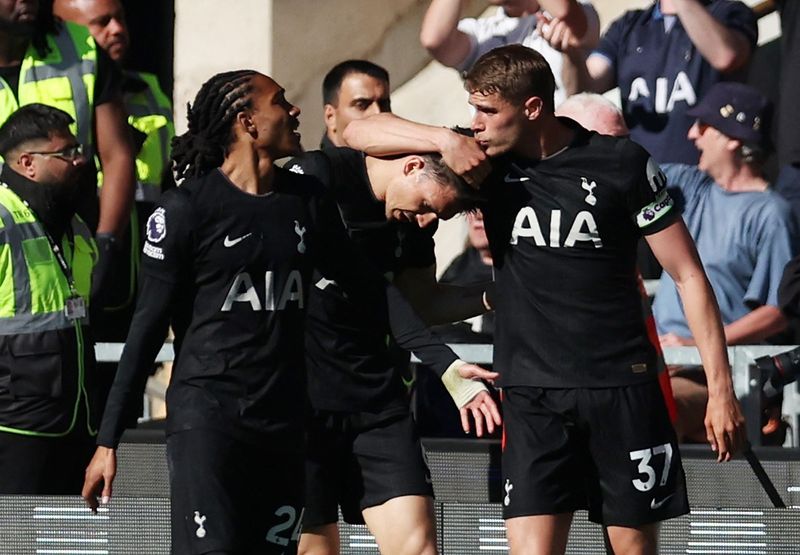 Soccer - Tottenham and West Ham both win, as heated battle to avoid ...