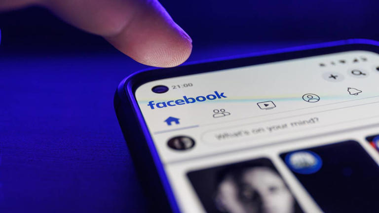 Facebook tests invasive new photo tools