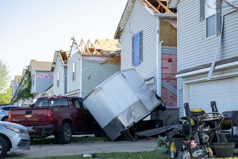 As a tornado touched down in Belton, notifications said tornado warning ...