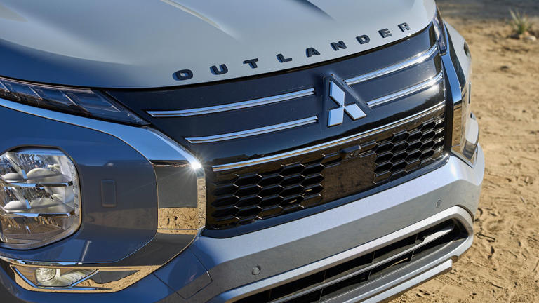 2026 Mitsubishi Outlander gets new mild-hybrid engine, $31,740 starting ...