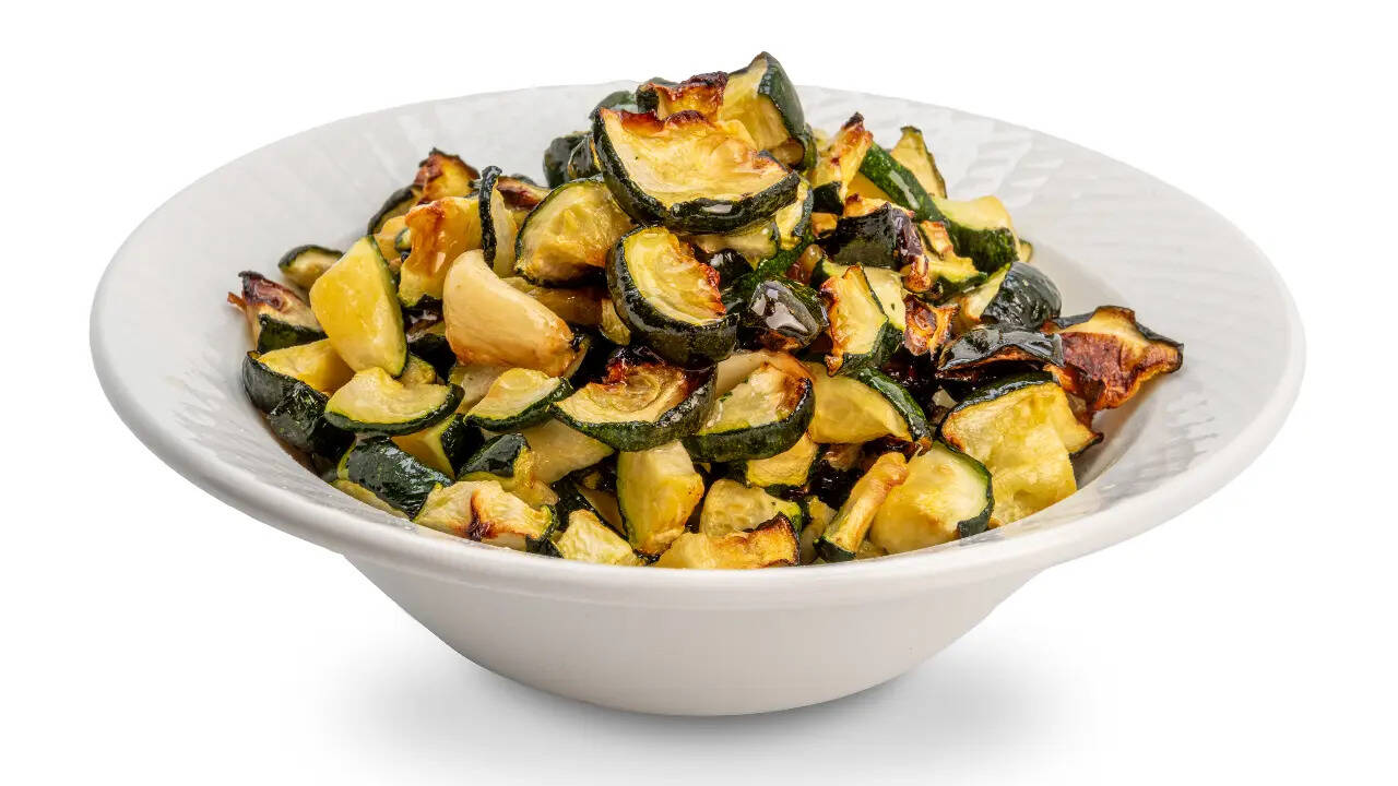 Bhindi fry to sprouted moong: Hrithik Roshan's idea of diet includes ...