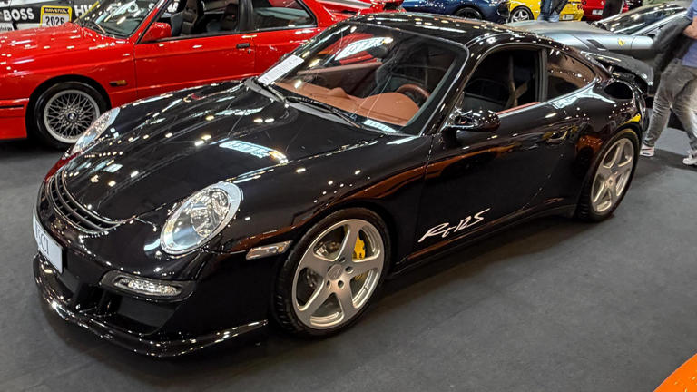 De Ruf RT12S ziet eruit als een eenvoudige oude 911, maar is sneller ...