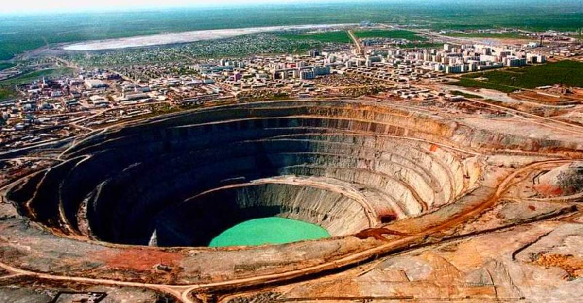 13 giant craters, sinkholes, and mines that turn the earth into ...