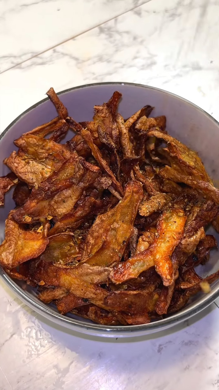 How To Make Simple Potato Peels Bake Into Crunchy Snack