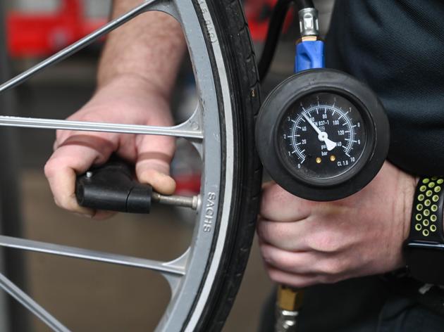 Wunderschne Reifendruck Im Fahrrad Bildnull
