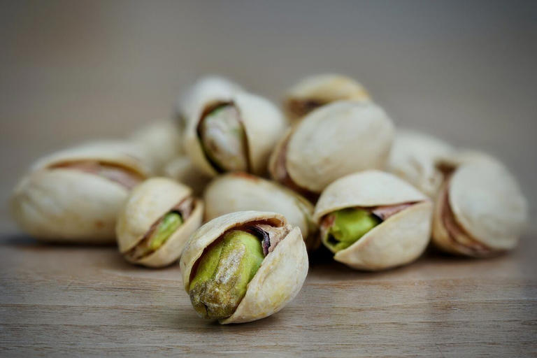 Los 5 frutos secos que recomiendan comer para proteger el corazón y ...