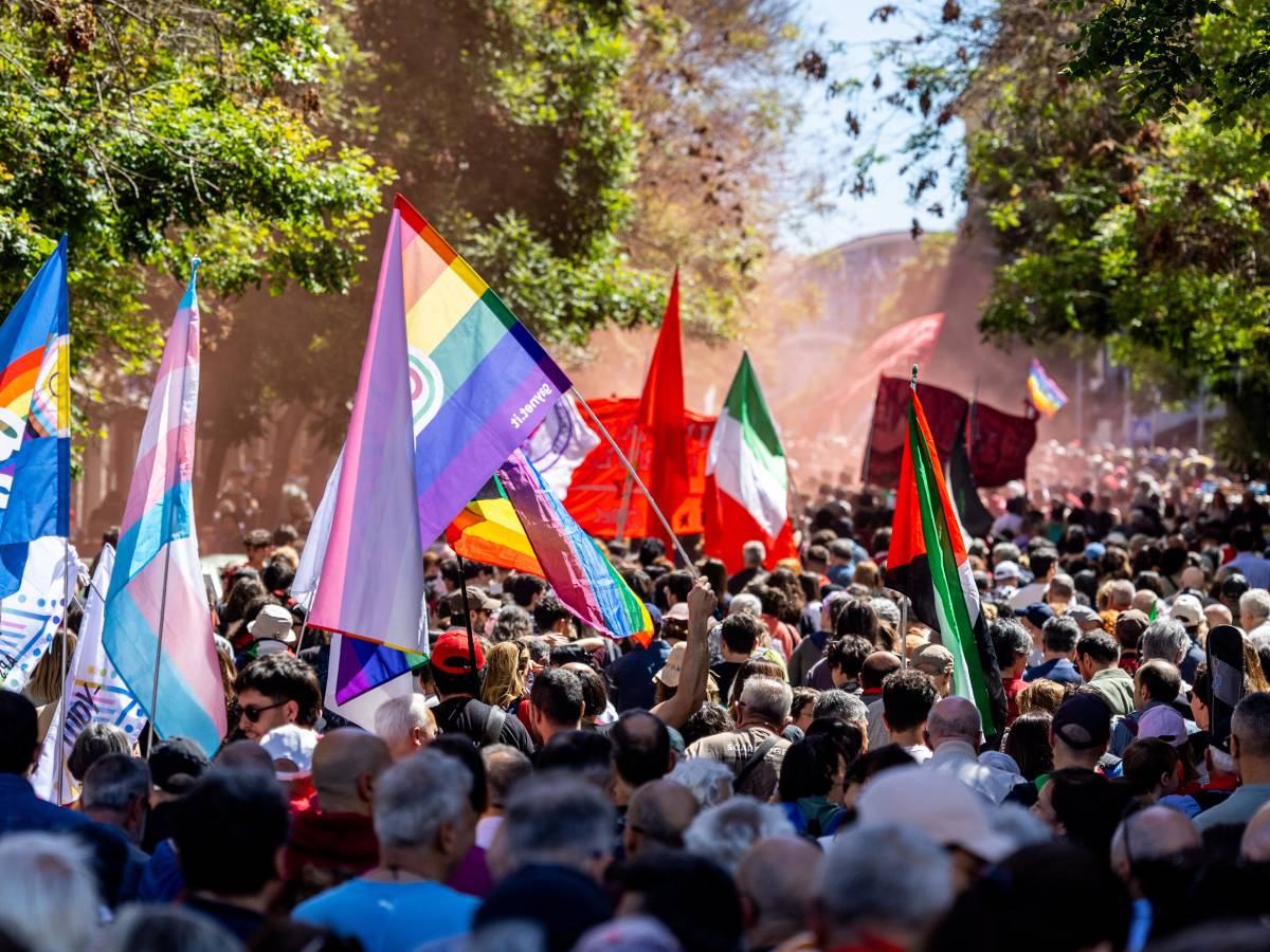 Spari al corteo Anpi a Roma, la Digos segue la pista del lupo solitario