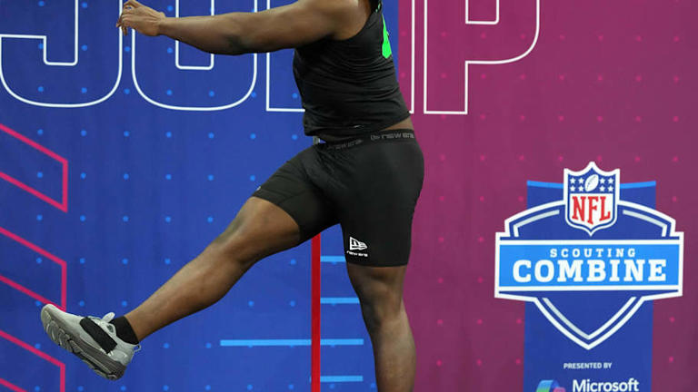 How Oregon's system prepared Emmanuel Pregnon for the NFL