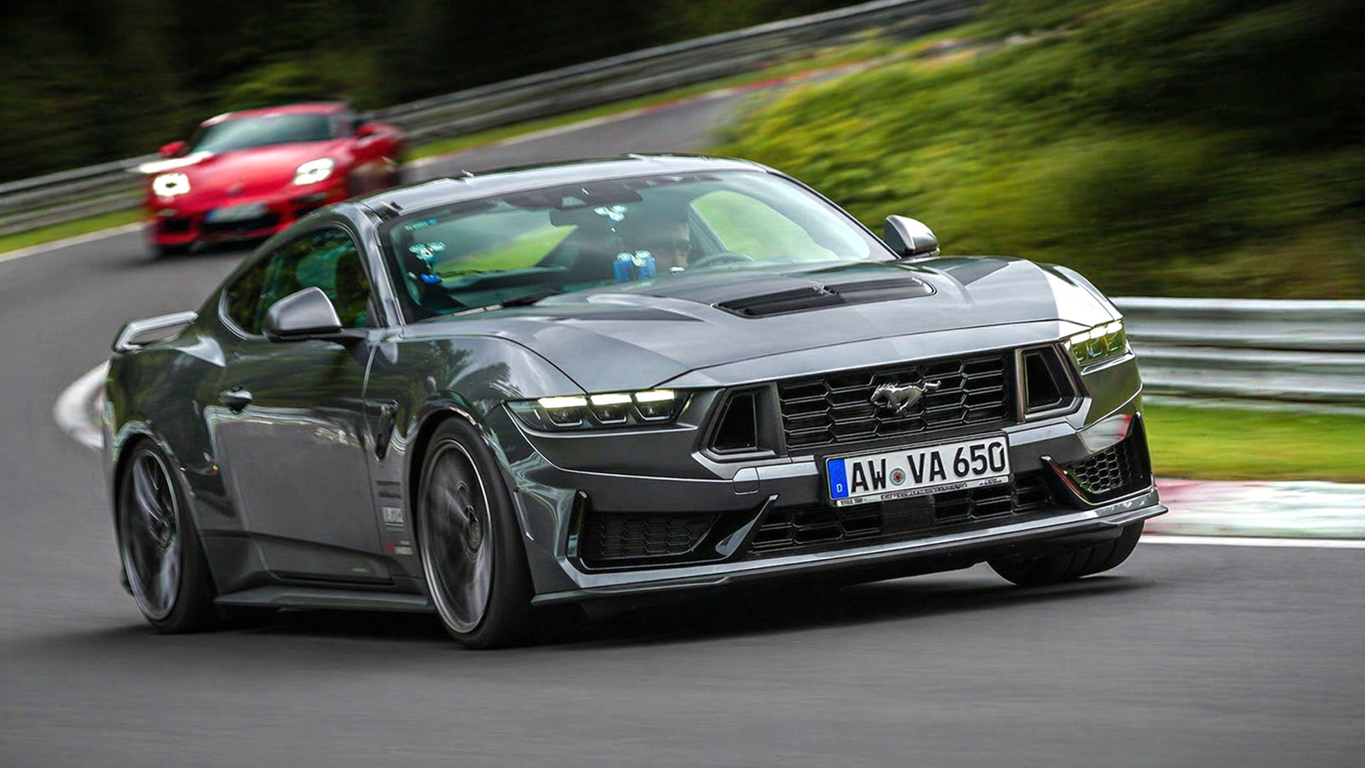 Pushing the Ford Mustang Dark Horse to the limit at 268 km/h