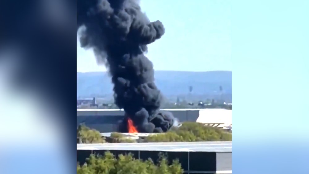 Explosion in Manchester: Massive column of smoke in the sky