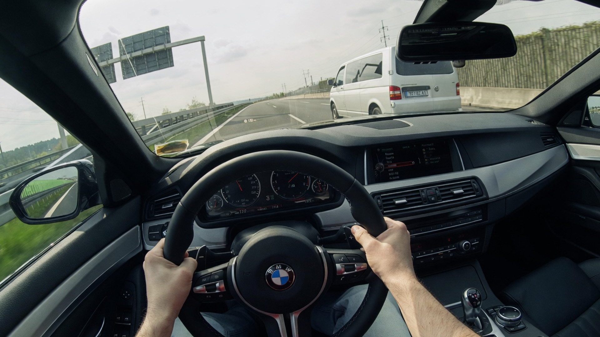 BMW M5 F10 kickdown acceleration POV drive