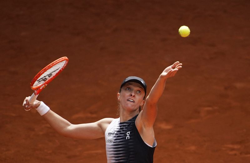 Tennis-Swiatek retires from Madrid Open due to illness