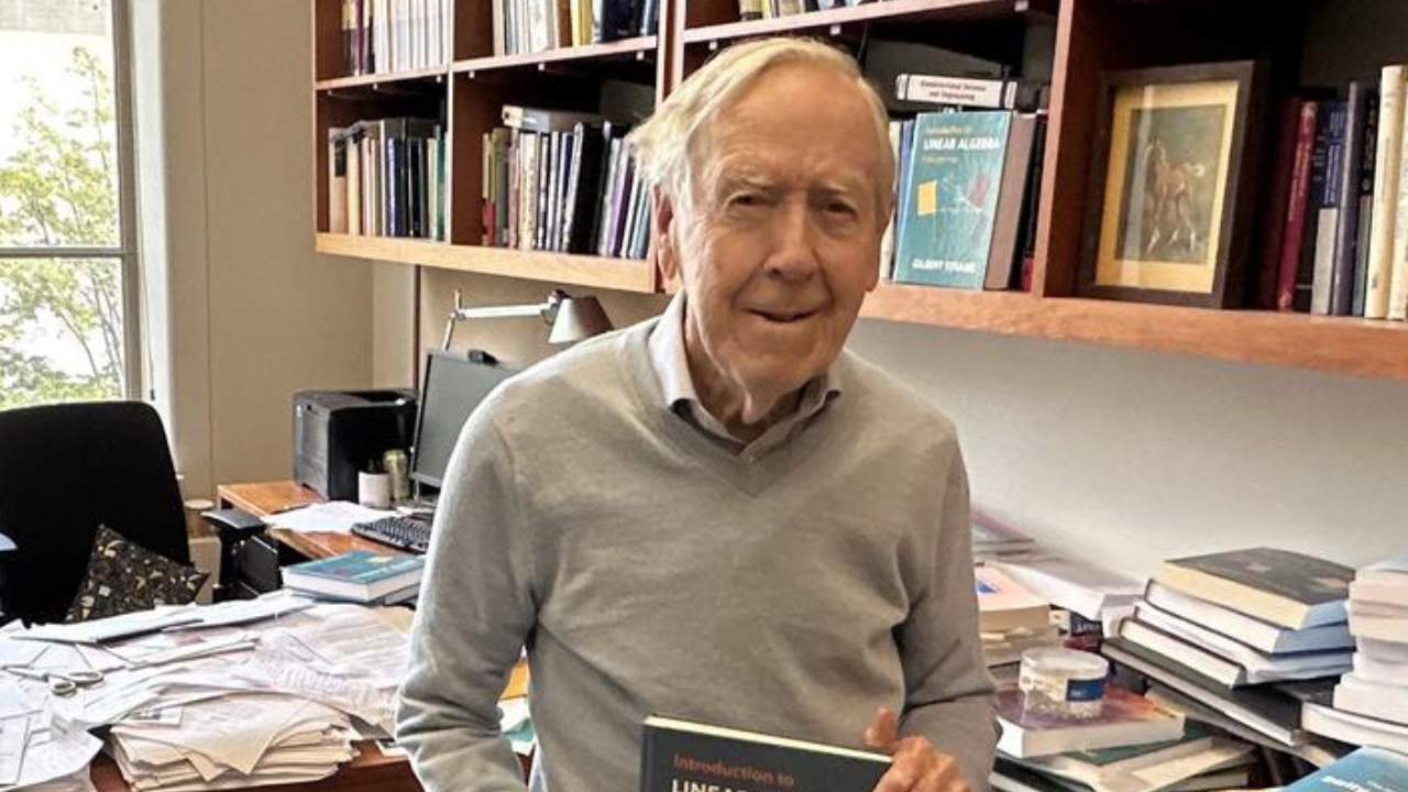 A teacher’s gift to the world: MIT professor who taught the math behind ...