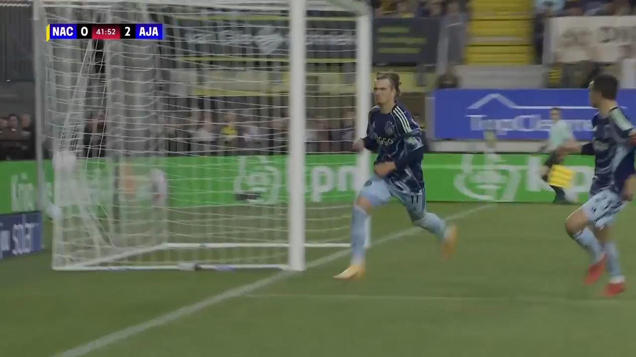 Moment: Gifted Godts leads Ajax to away win with world-class solo goal