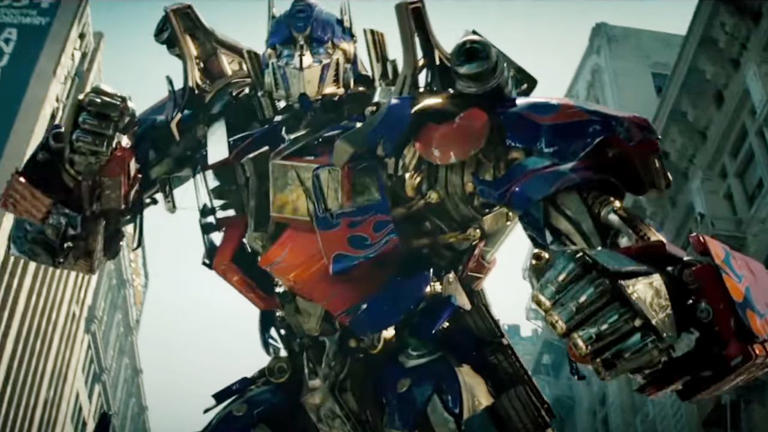 Transformers' take on the popcorn bucket gimmick (with light up Optimus ...