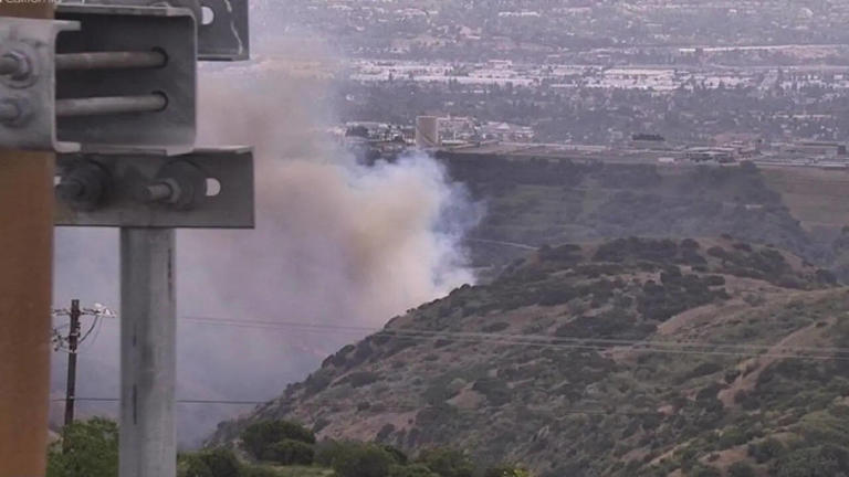 Pacific Fire Irvine and Carbon Fire Brea: Twin wildfires spark response ...