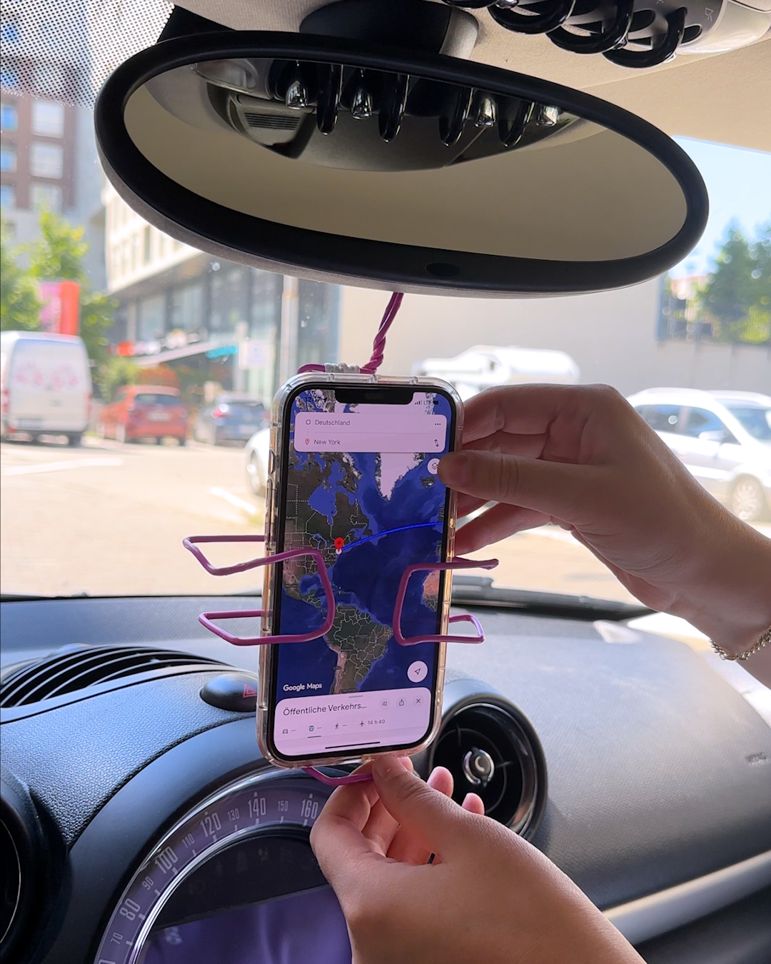 Smart DIY hack for car phone mount📲🤳