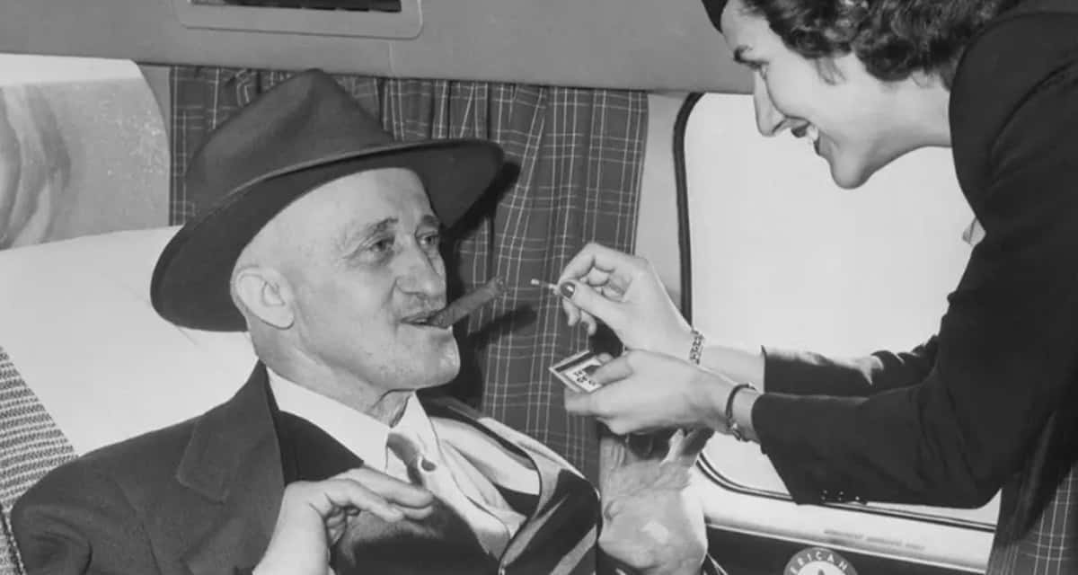 8 common habits from 100 years ago that would seem strange today