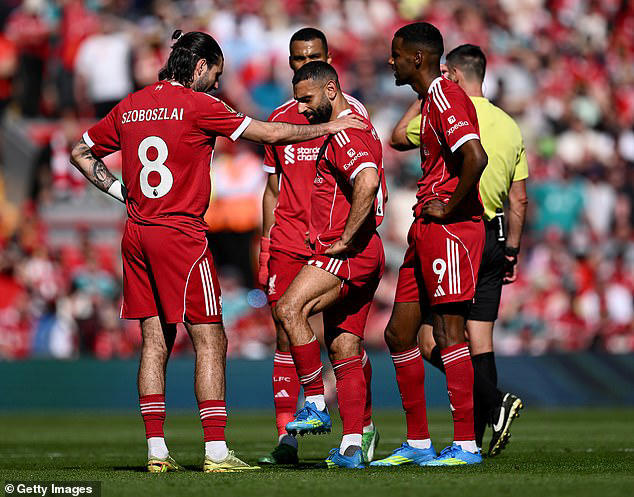 Salah's injury provides drama as Liverpool cruise to 3-1 victory ...
