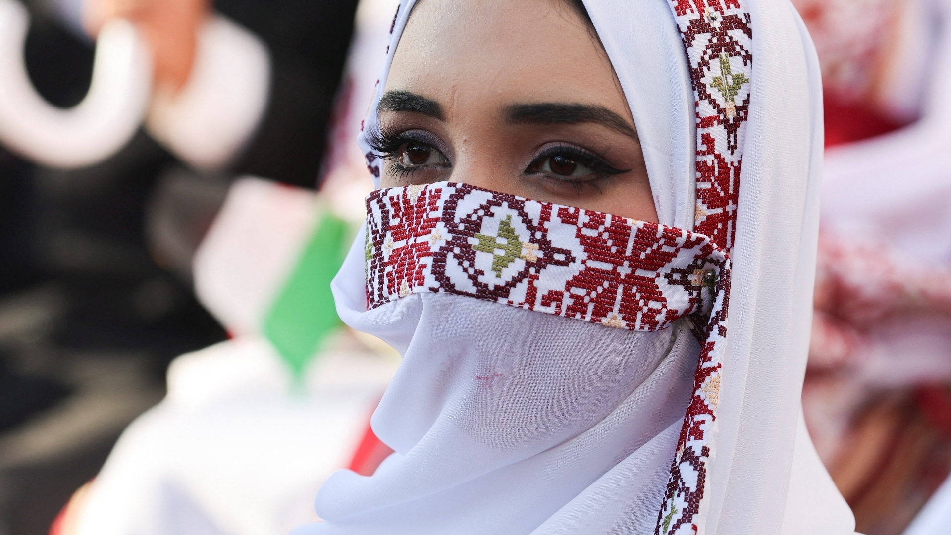 Gaza's mass wedding: Community witnesses 150 couples tie the knot