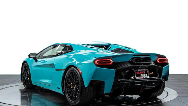 People are paying $200K over sticker to skip the line for Lamborghini’s ...