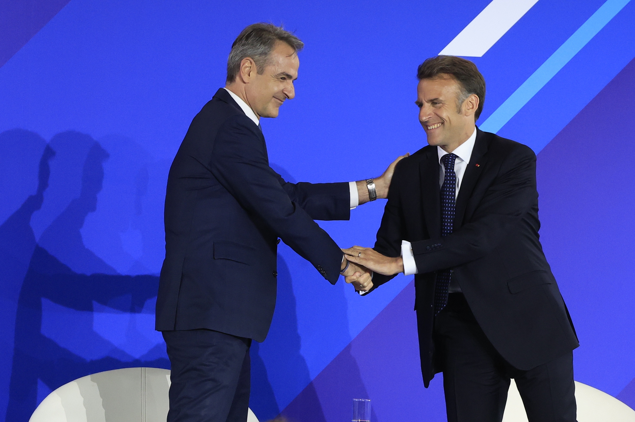Μακρόν: Μοντέλο οικονομικής προόδου η Ελλάδα - Μητσοτάκης: Τα δύο κράτη ...
