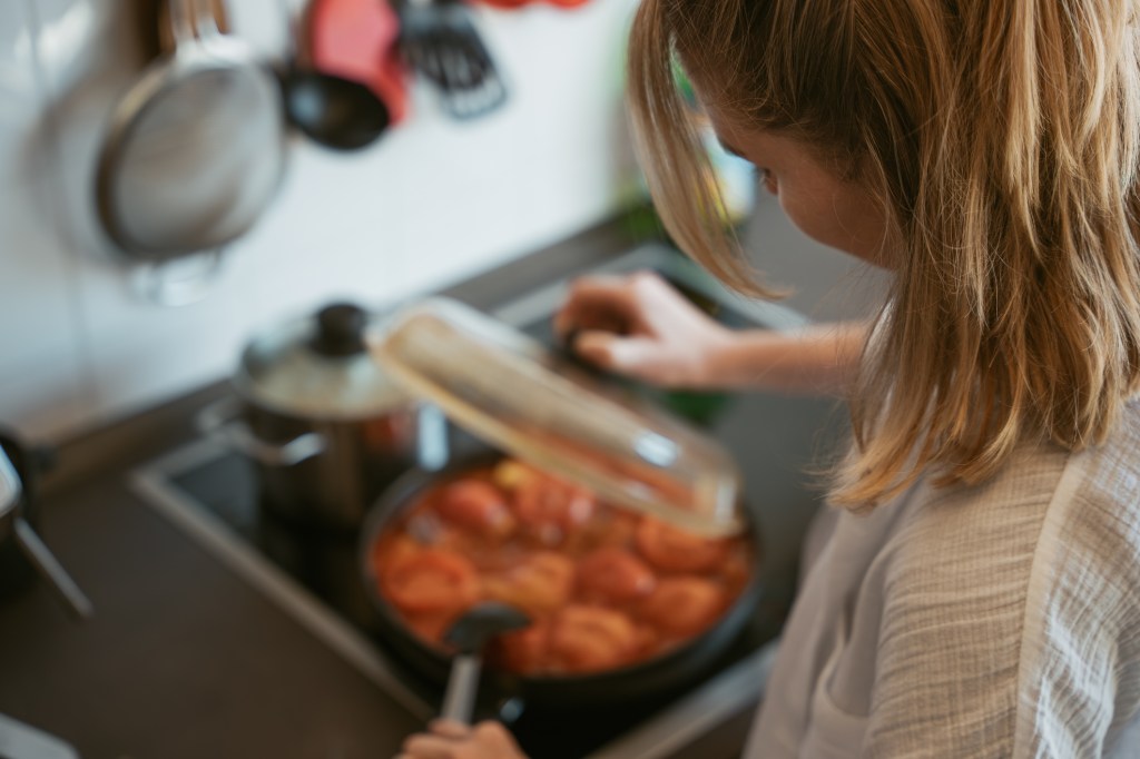 ‘Double dipping’ is the kitchen habit 65% of Brits are guilty of but ...