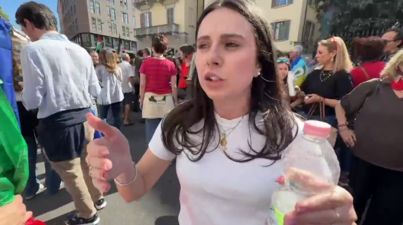 25 aprile a Milano, Fiano: «Espulsi dal corteo», ecco cos'è accaduto ...