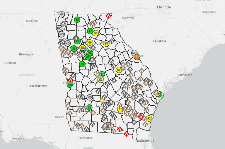 Live Updates: Georgia, Florida wildfires, fire grows, firefighter dies ...