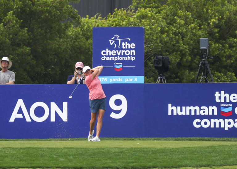 Stacy Lewis explains emotional 18th green moment after seeing her dad