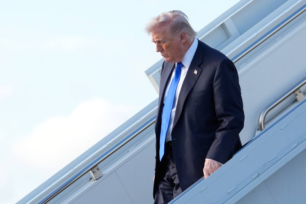 Pew poll: Trump drops whopping 35 points among key voting group that ...