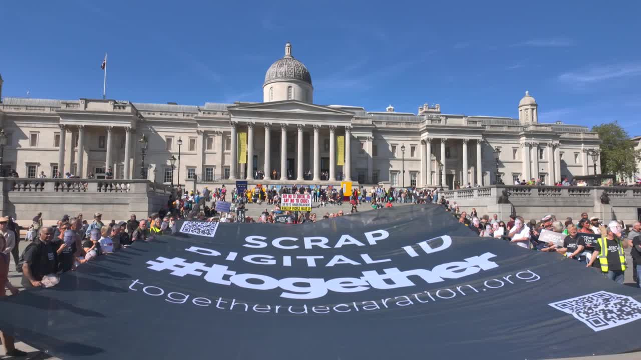 Trafalgar Square rally: Hundreds rise against digital ID to defend ...