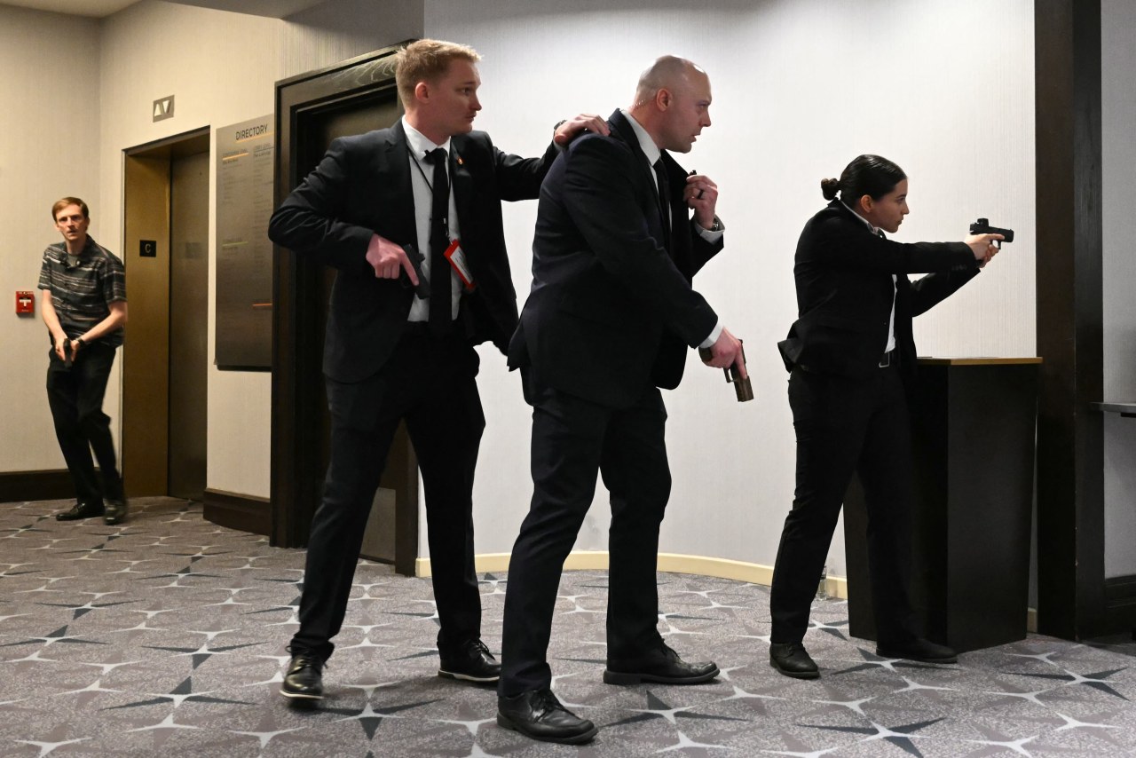 Man detained at White House Correspondents’ Dinner after shots were fired