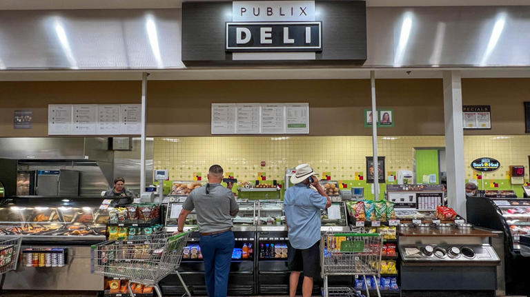 The popular grocery chain that makes its sandwich bread from scratch