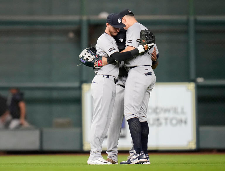 Wells hits go-ahead homer in 7th and Yankees beat Astros 8-3 to extend ...